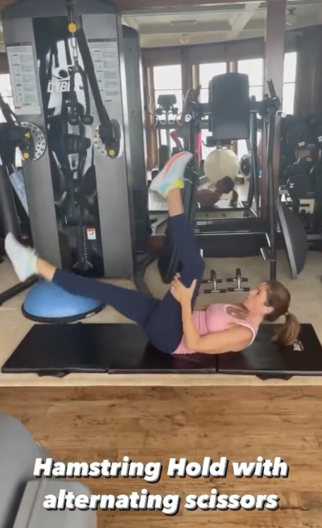Cindy Crawford's New Abs Workout Video Is a Major 90s Flashback — Celebwell