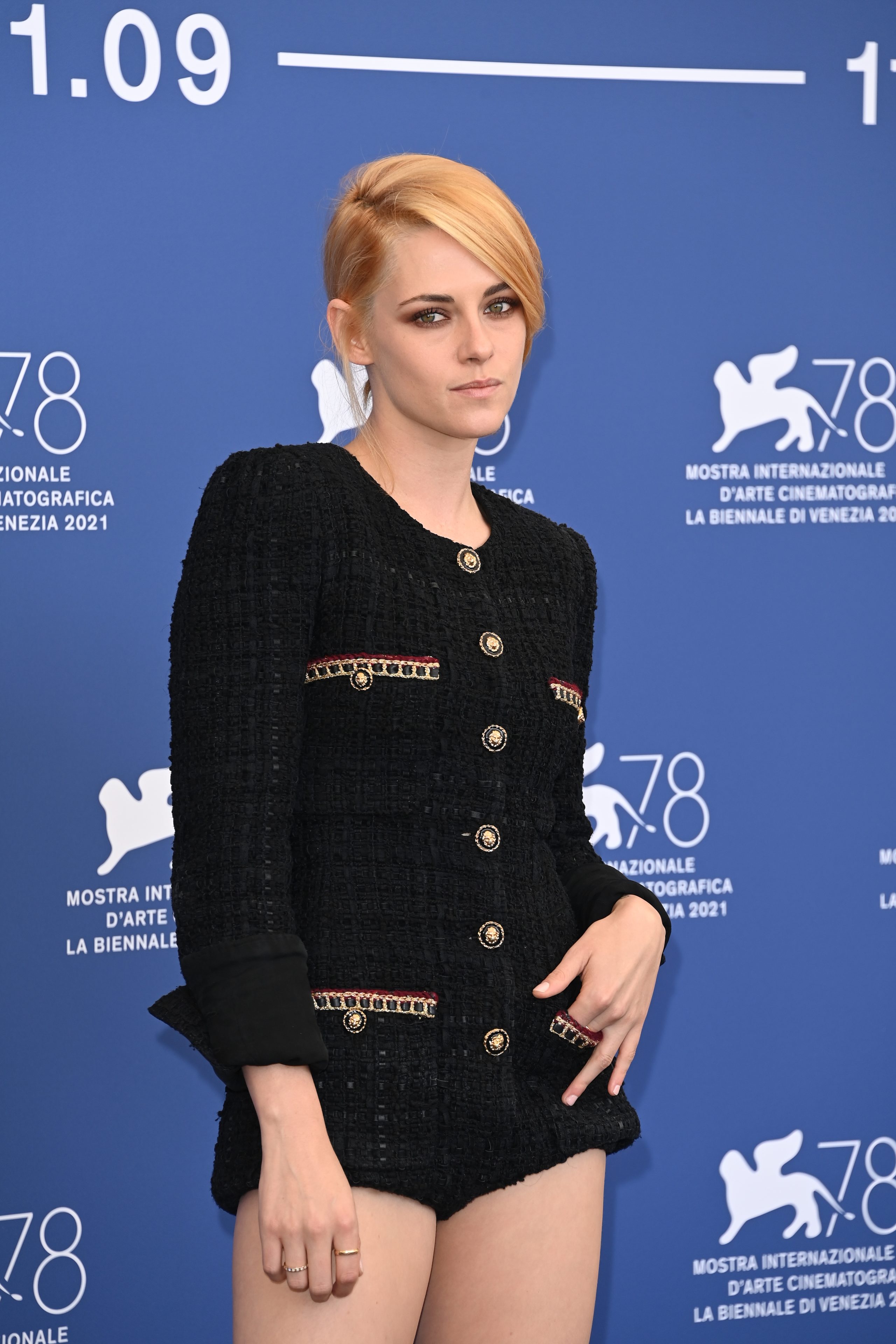 Kristen Stewart Shows Off Legs at Venice Movie Premiere — Celebwell