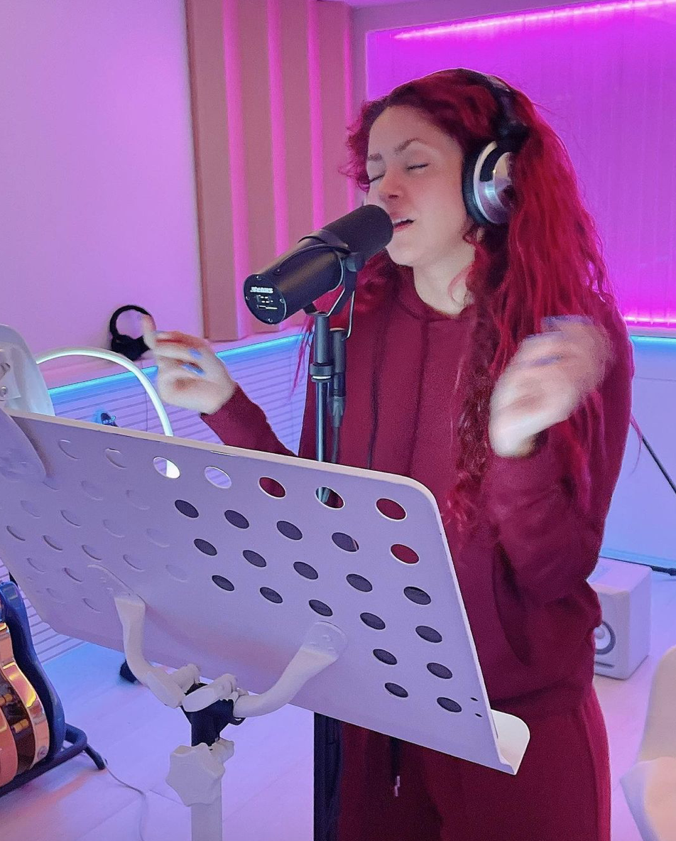 Shakira Flaunts Curves in Silver Swimsuit for Cosmo — Celebwell