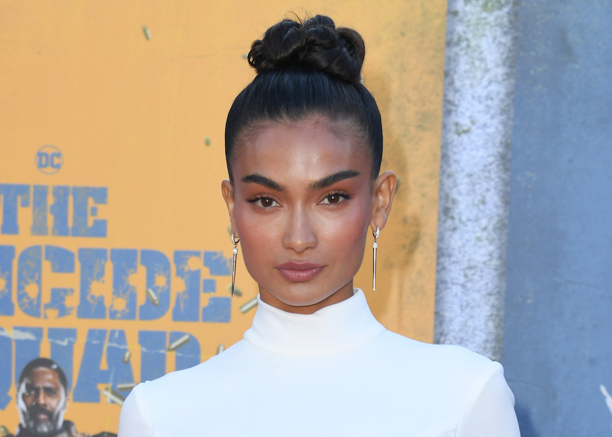 Kelly Gale in Bathing Suit is “Supercool” Underwater — Celebwell