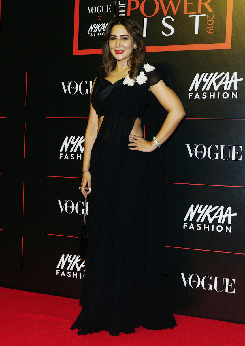 Kim Sharma in Bathing Suit Says “Happy Birthday” to Sis — Celebwell