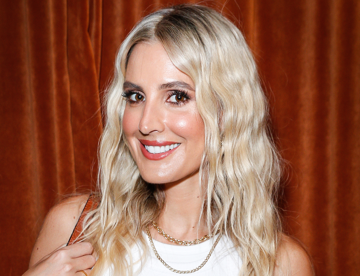 Laura Dundovic's Instagram, Twitter & Facebook on IDCrawl