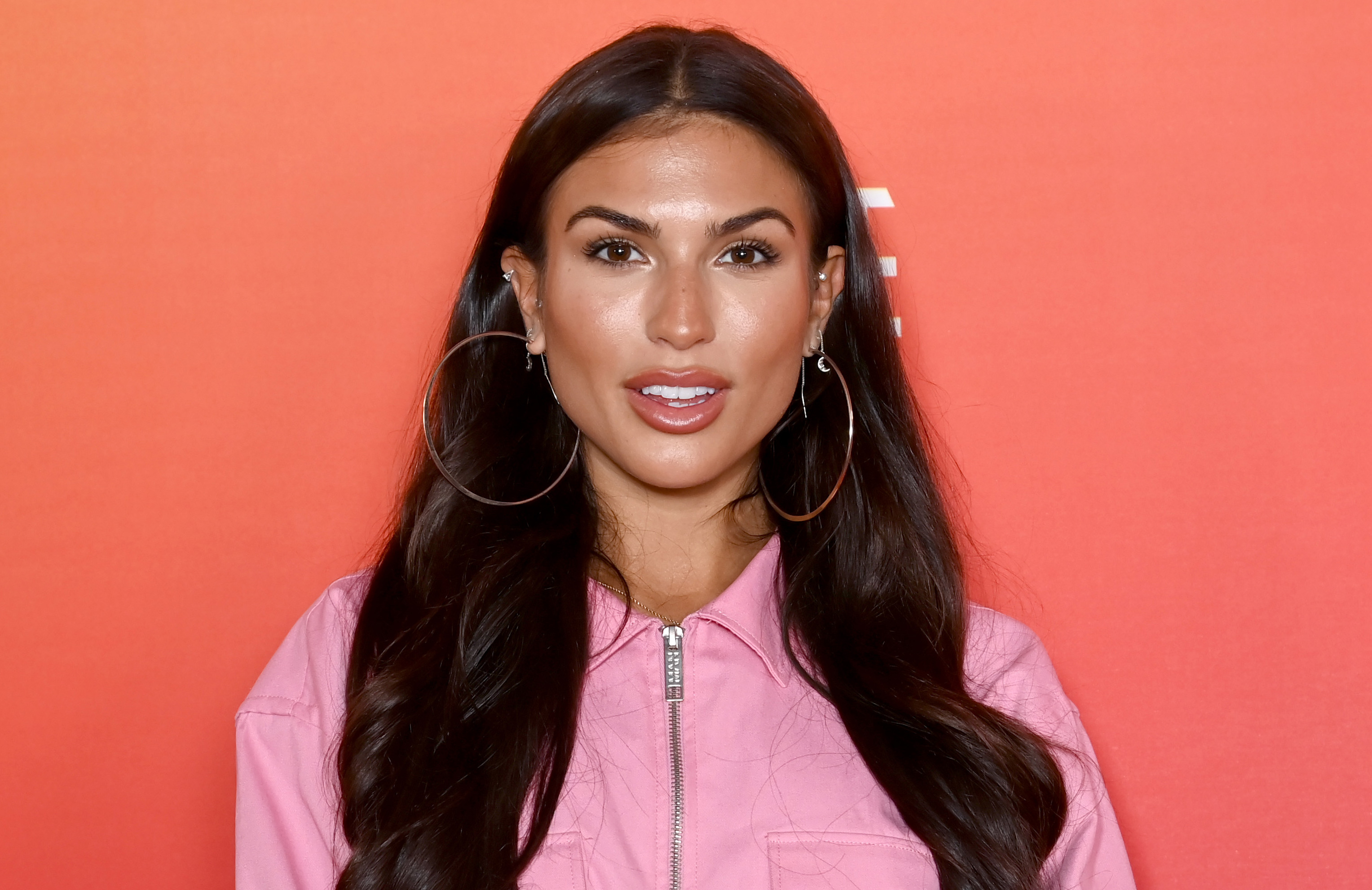 Too Hot to Handle's Emily Miller in Bathing Suit "Makes Me Smile ...