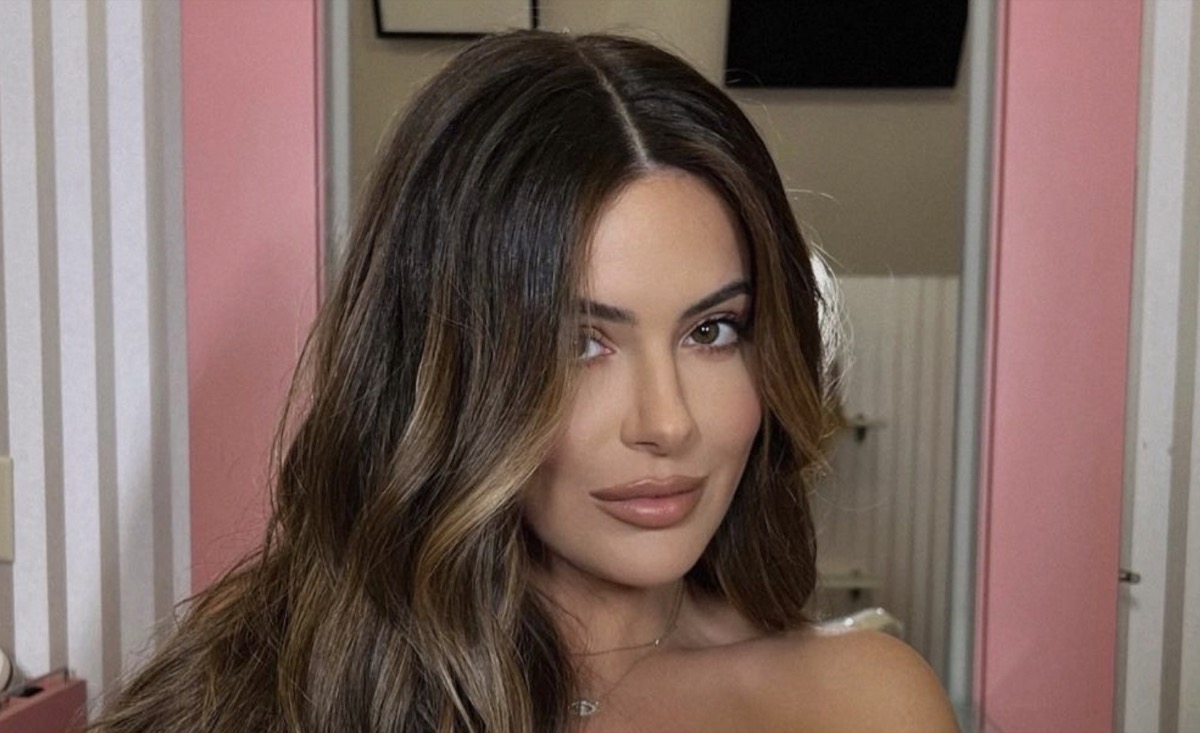 Brielle Biermann In Bathing Suit Is Obsessed — Celebwell
