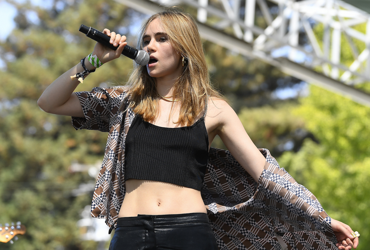 Suki Waterhouse in Bathing Suit is "Speechless" — Celebwell