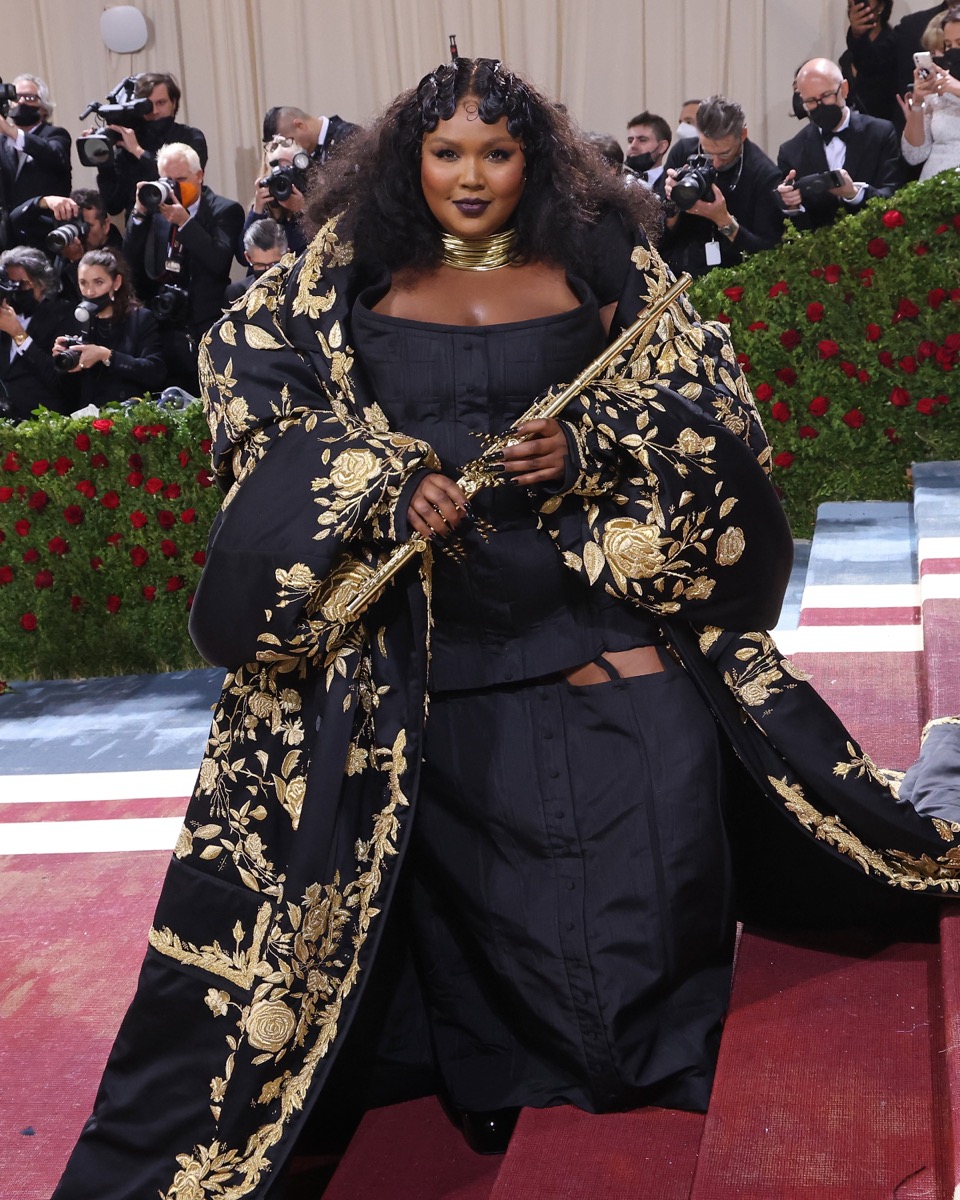 Lizzo in Bathing Suit Says "Do This Dance" — Celebwell