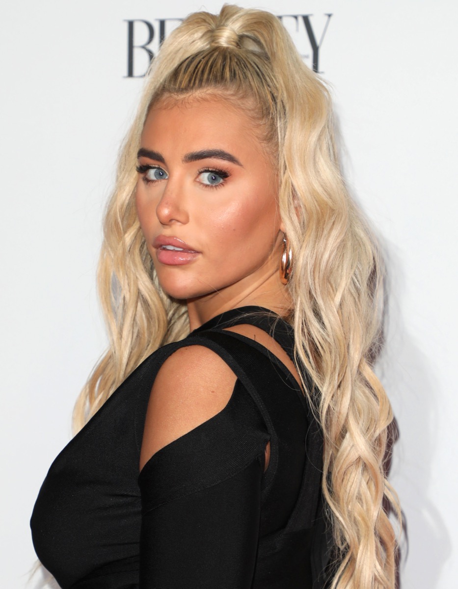 Ellie Brown in Bathing Suit is "Wow" — Celebwell