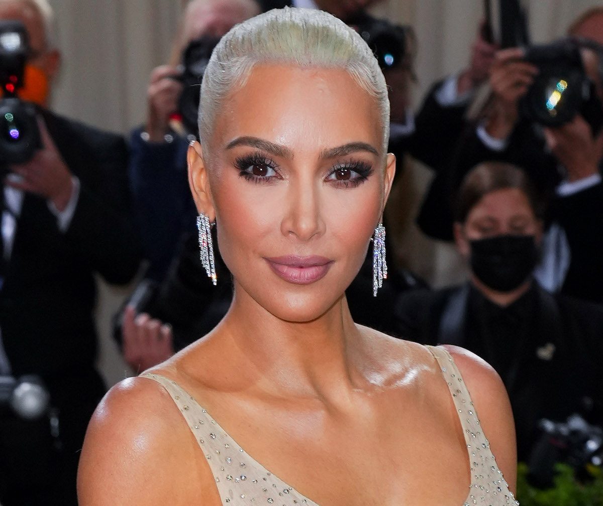 Kim Kardashian in Bathing Suit Enjoys "Beach for 2" With Pete Davidson ...