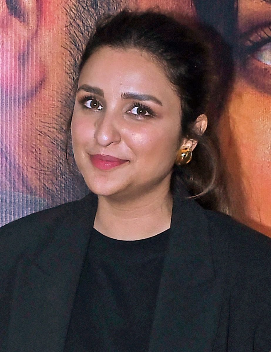 Parineeti Chopra in Bathing Suit Shares "Biggini Shoot" — Celebwell