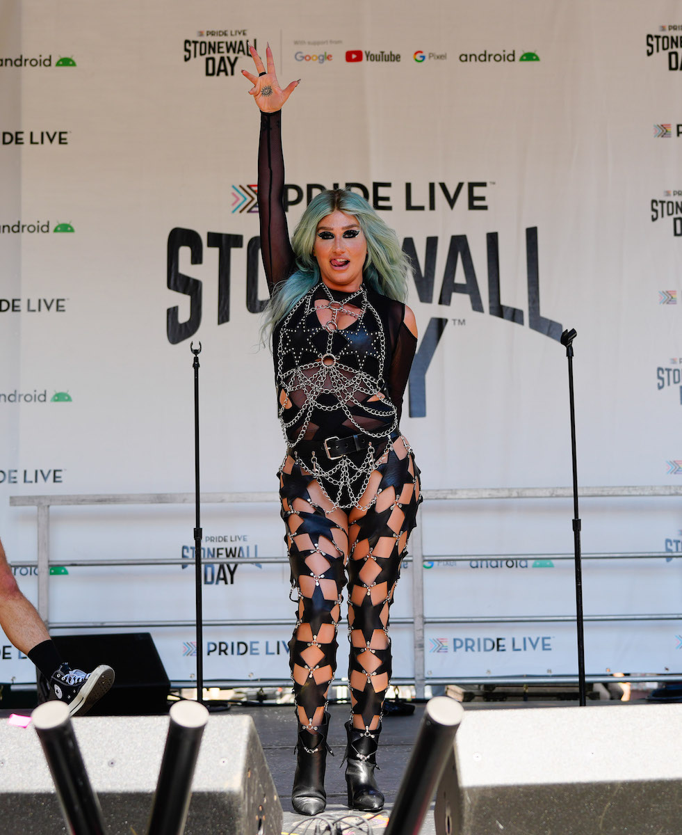 Kesha in Bathing Suit Top Offers to "Spill the Tea" — Celebwell