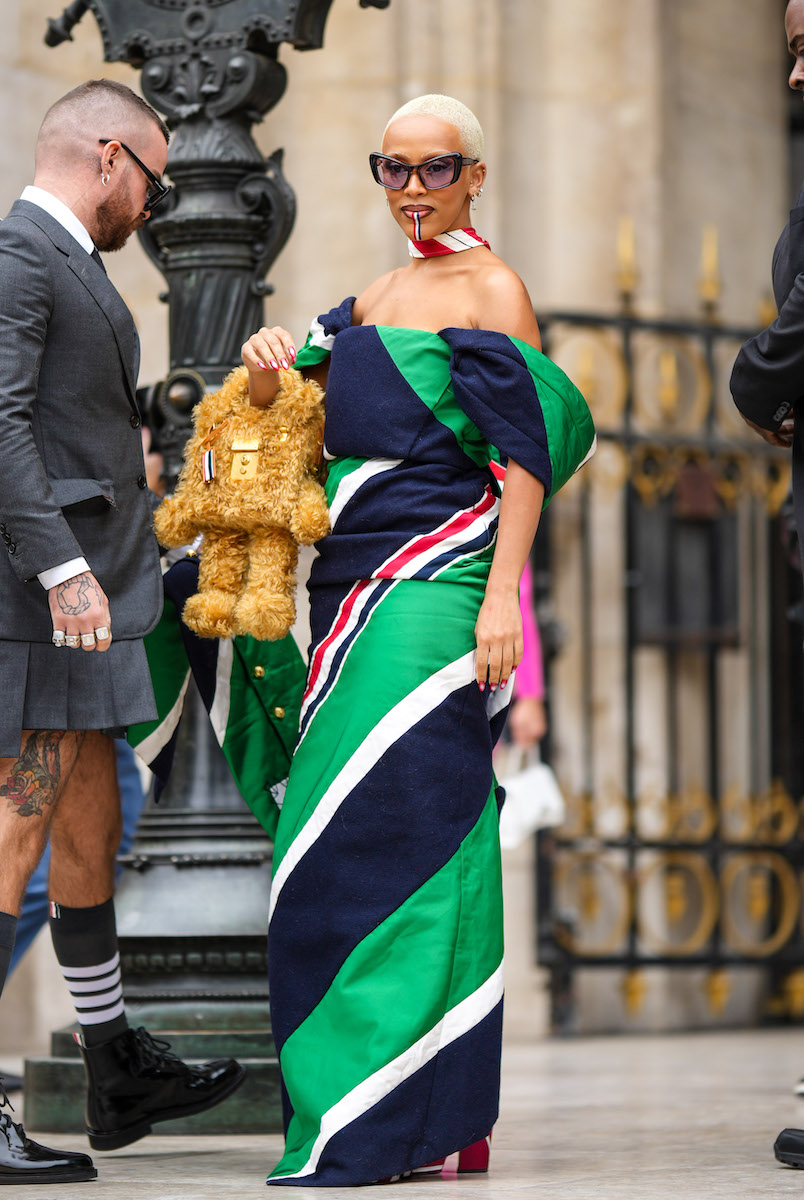 Doja Cat in Bathing Suit Top is "So Hawt" — Celebwell