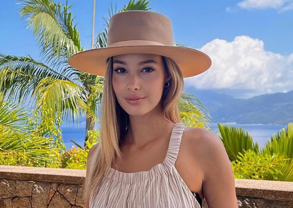 Viktória Varga in Bathing Suit Shares a "Weekend Recap" — Celebwell