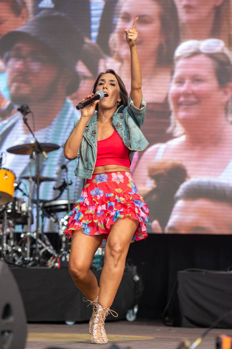 Janette Manrara in Bathing Suit Has a "Perfect Day at the Beach ...