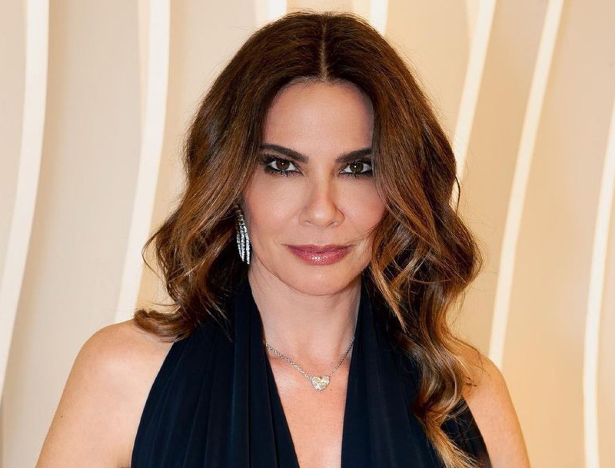 Luciana Gimenez in Bathing Suit Starts 2023 "in the Best Way" — Celebwell