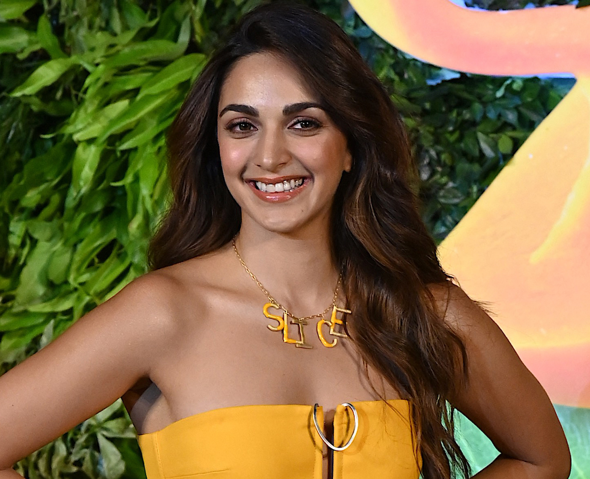 Kiara Advani in Bathing Suit Says "Beach Please" — Celebwell