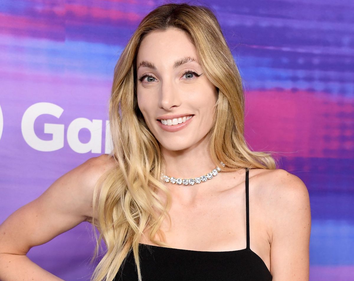 Avori in Bathing Suit Says "This Place is Gorgeous" — Celebwell