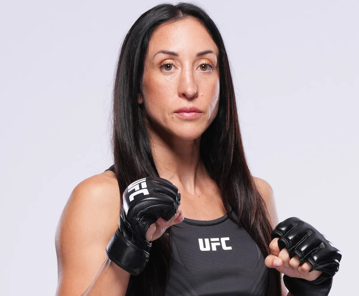 Jessica Penne in Bathing Suit Says "It's Fight Week" — Celebwell