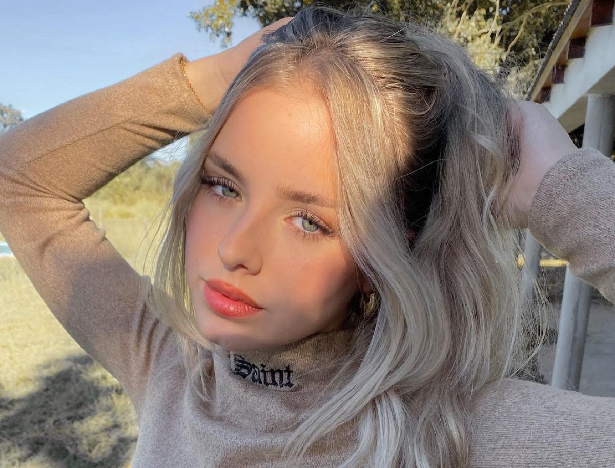 Coti de Gran Hermano in Bathing Suit Ask "Siesta?" — Celebwell