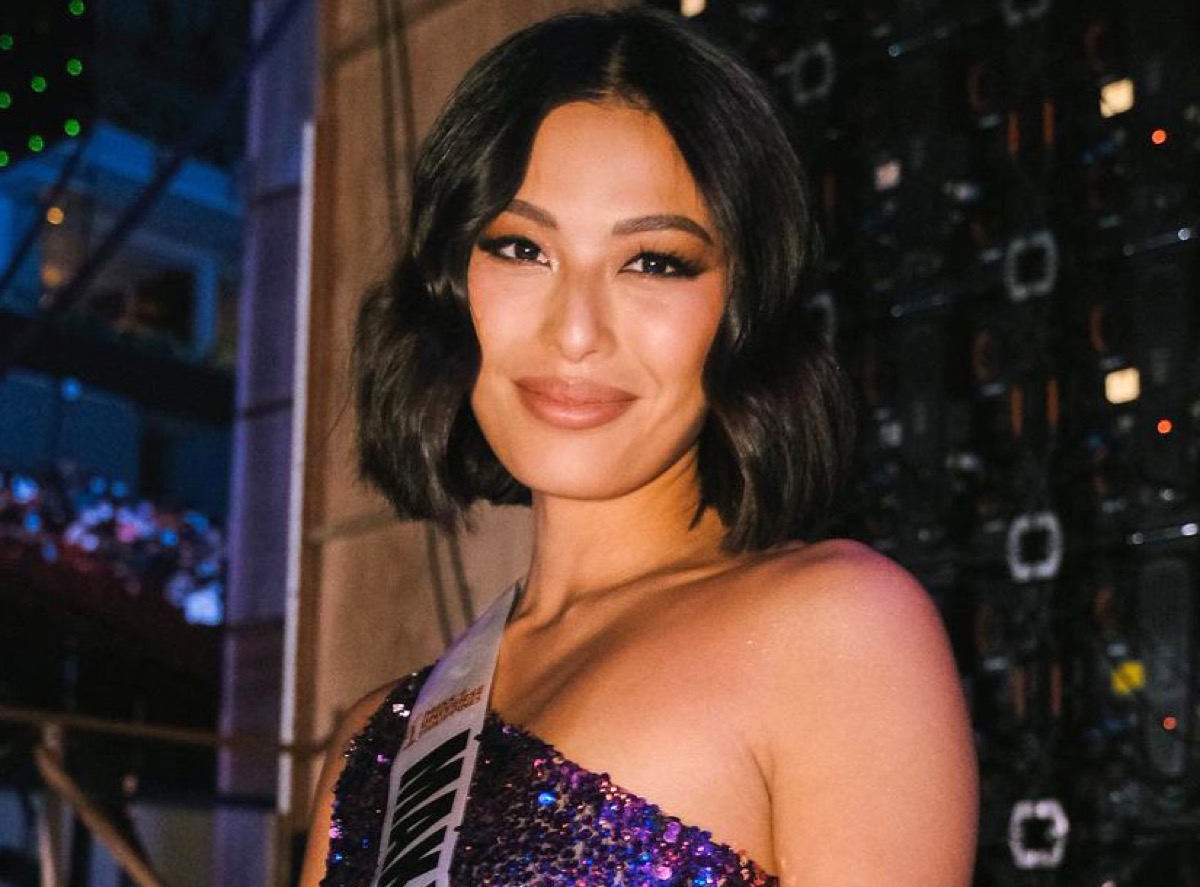 Michelle Dee in Bathing Suit Shares a Mirror Selfie — Celebwell