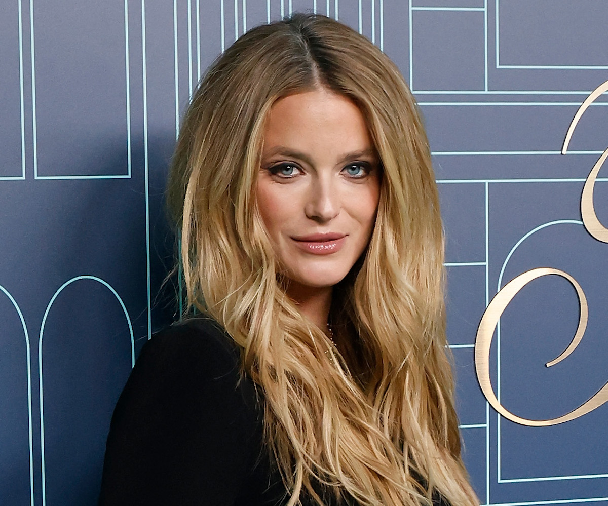 Kate Love In Bathing Suit Asks Who Has Allergies — Celebwell