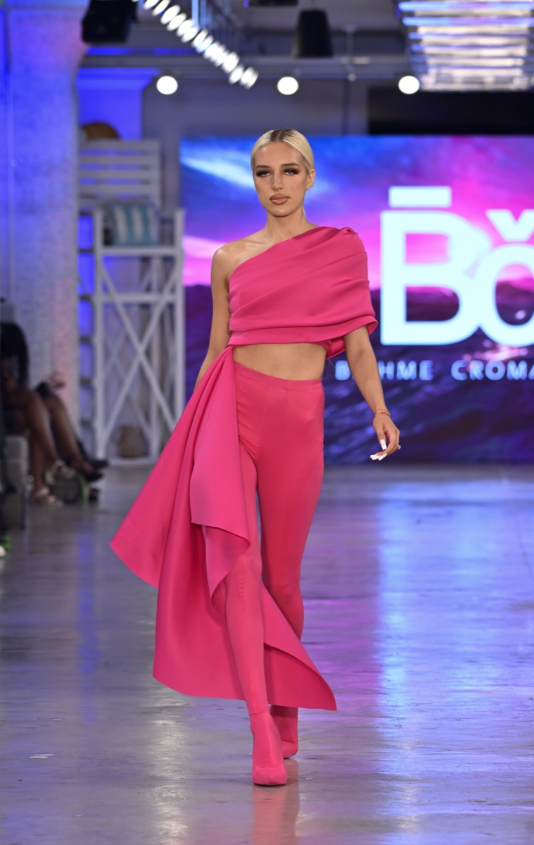 Caroline Derpienski in Bathing Suit Shares "Closing Show" — Celebwell