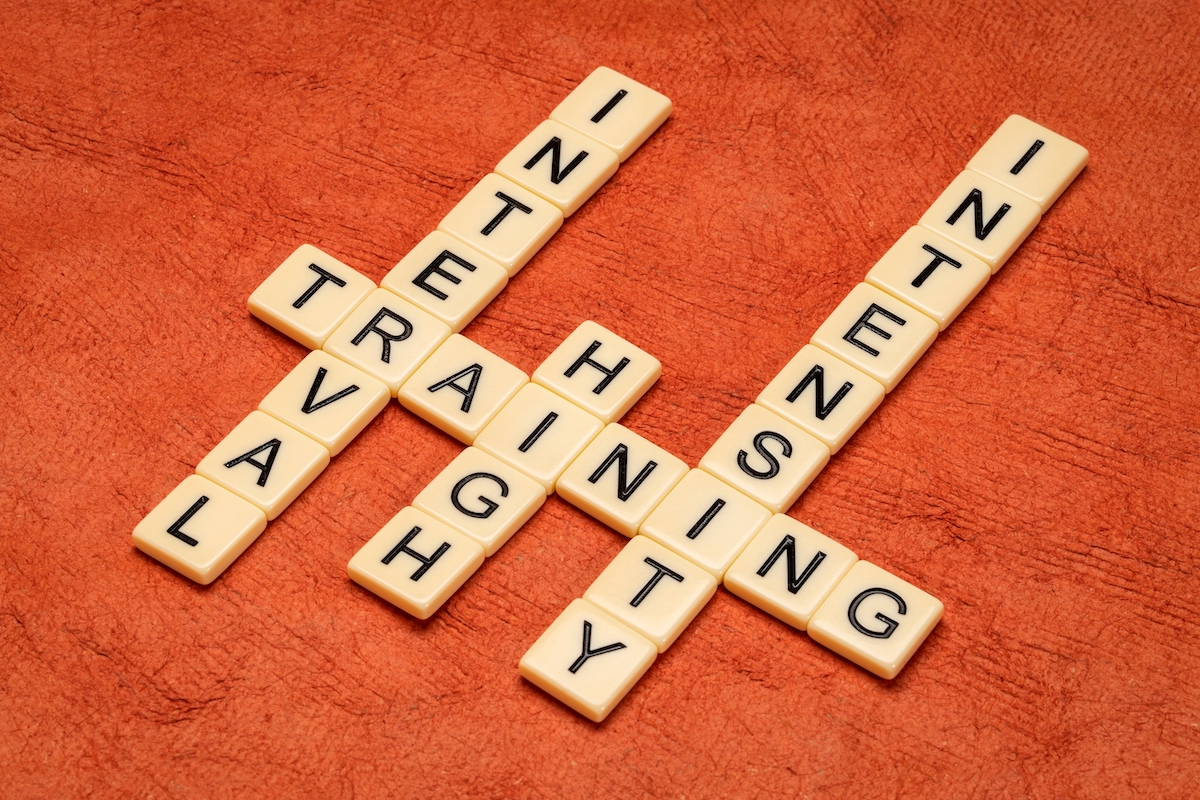 Alicia Keys in Two-Piece Workout Gear Goes Hiking