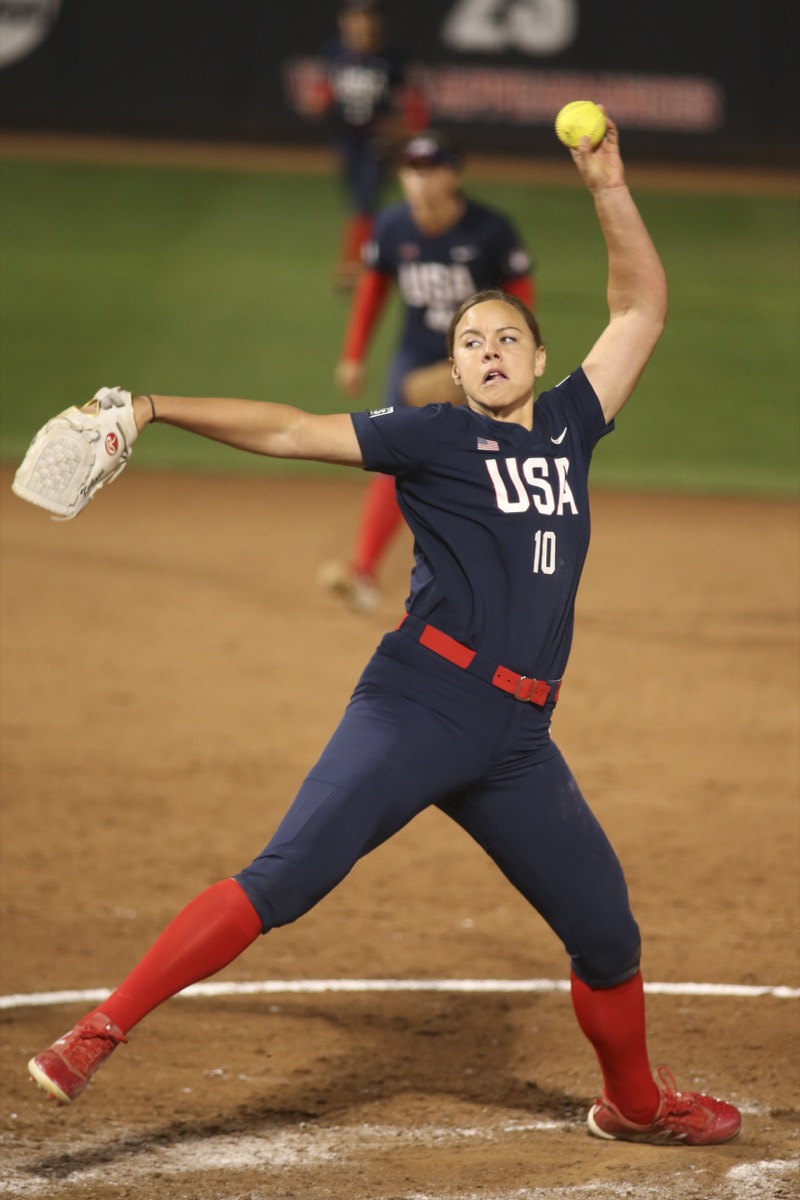 20 Amazing Bodies of Softball Stars