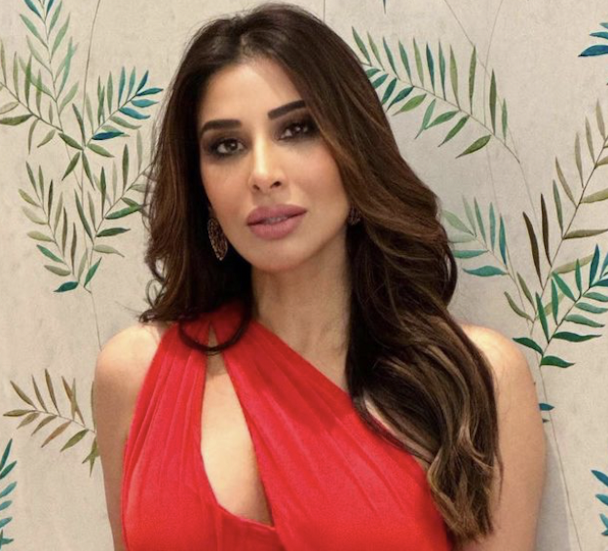 Sophie Choudry Shares Swimsuit Video of "Last of Summer"