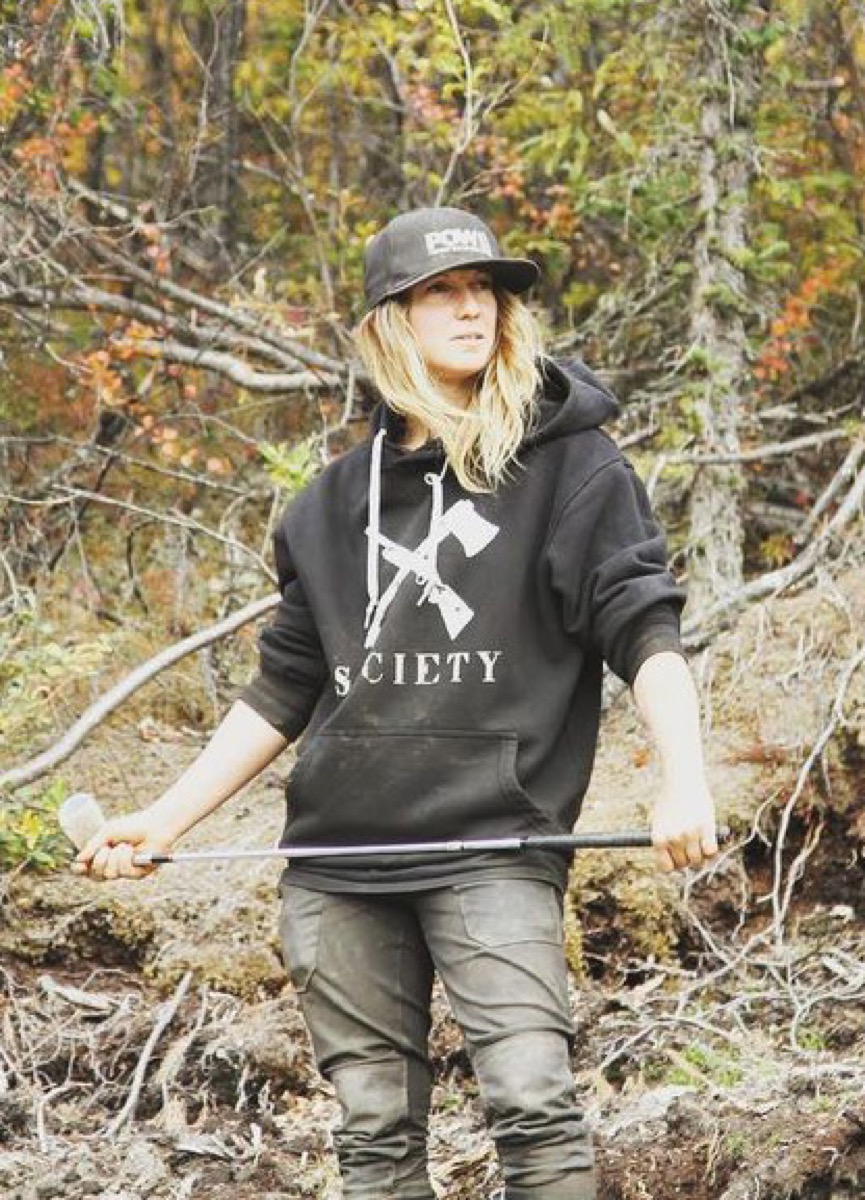 10 Amazing Bodies of Discovery Channel Stars