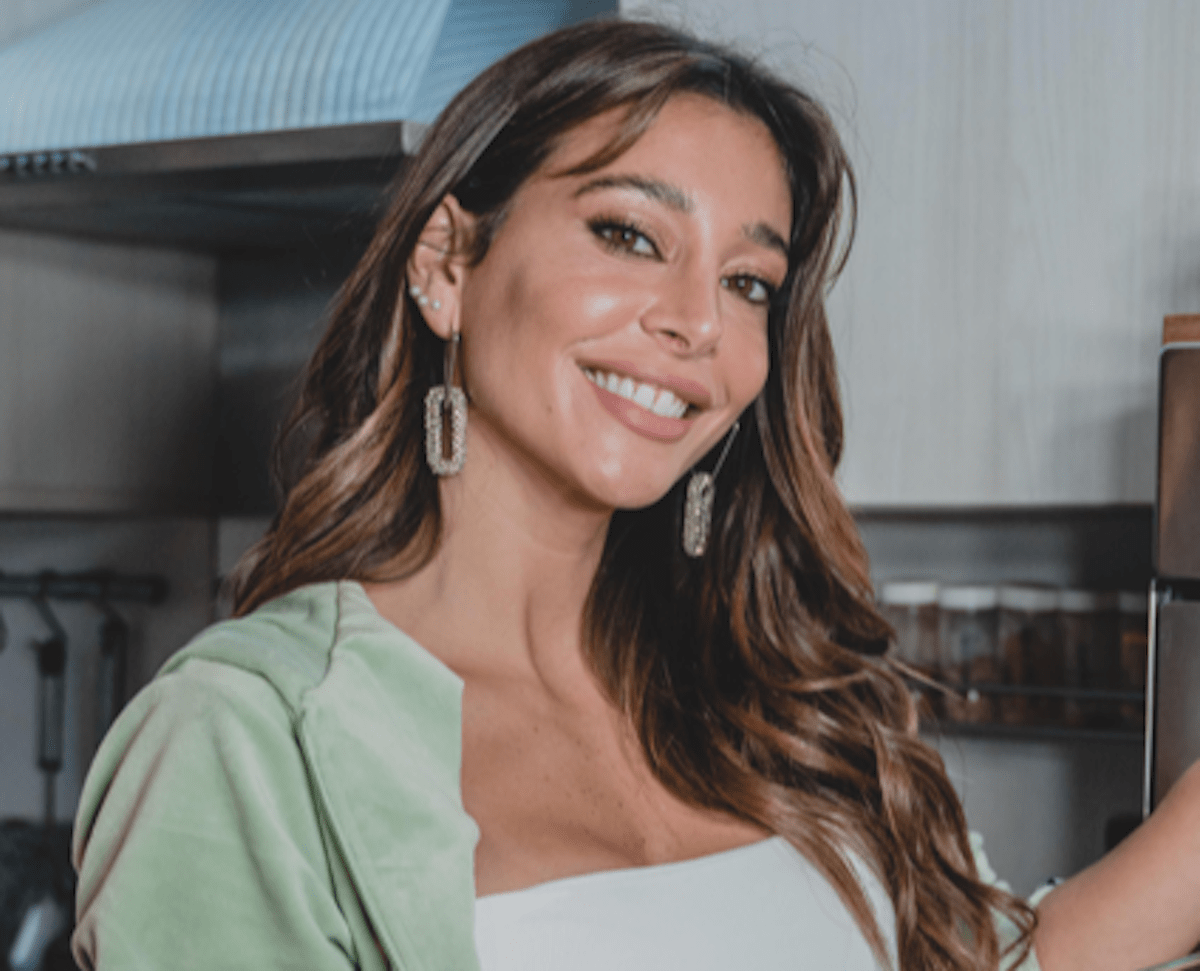 Sol Perez in Bathing Suit Says "Any better plan than this?" — Celebwell