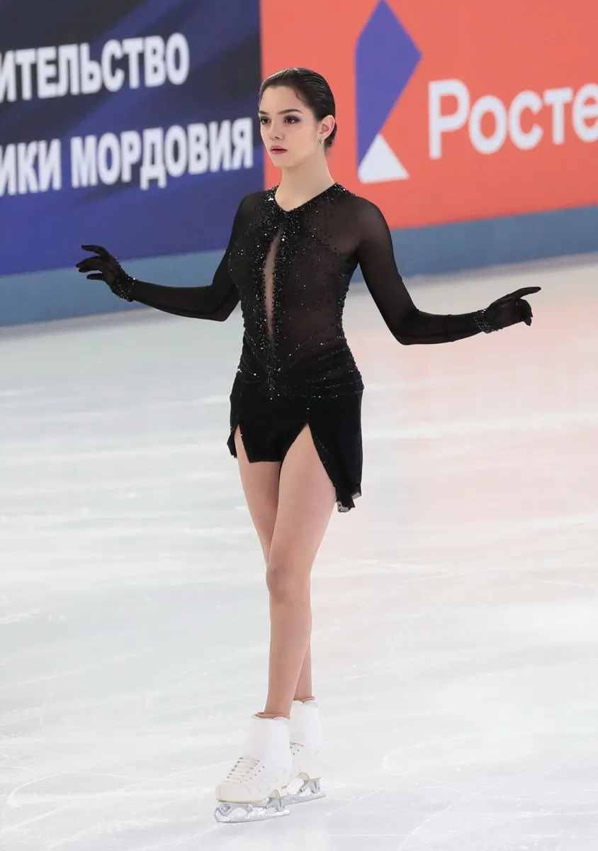 20 Amazing Bodies of Female Figure Skaters