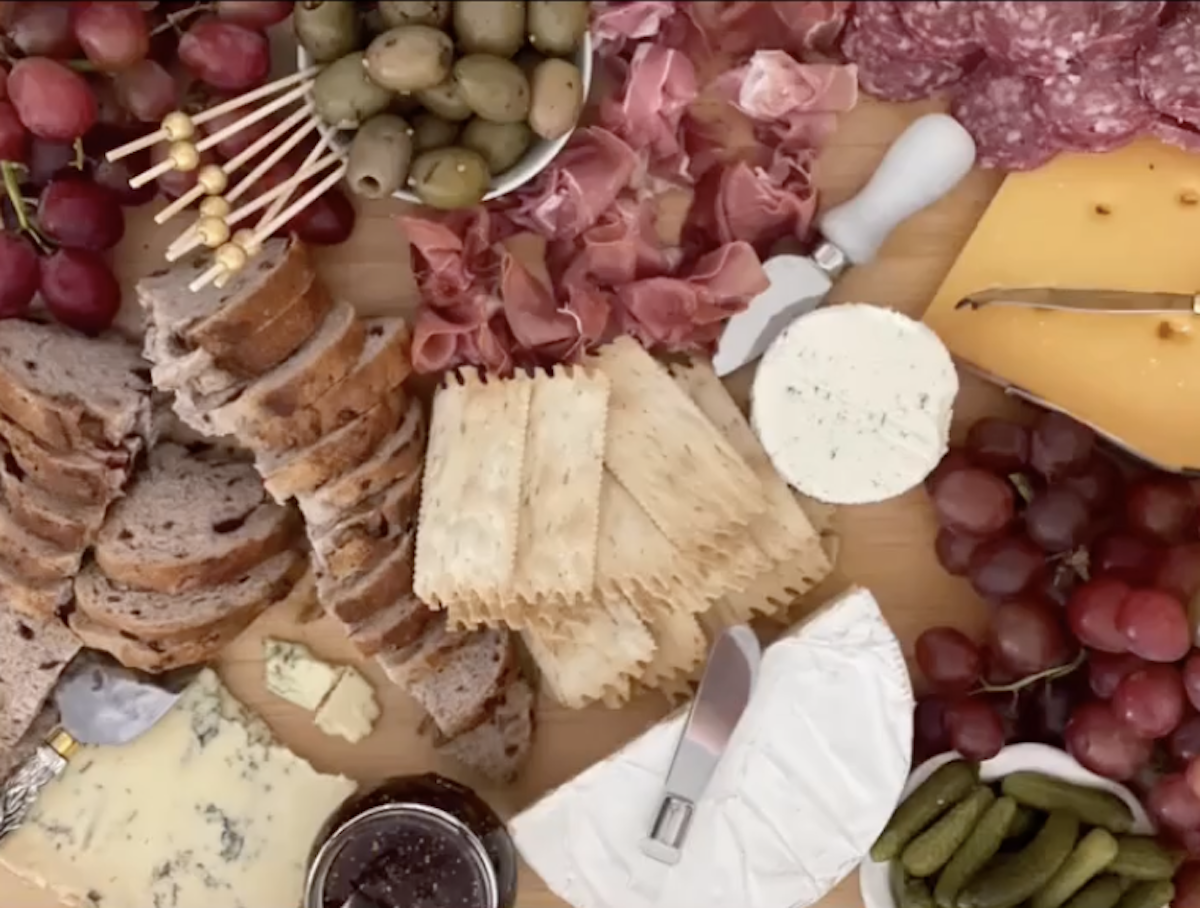 The Rookie Star Ali Larter Shares Swimsuit Photo of “Here’s Looking At You”