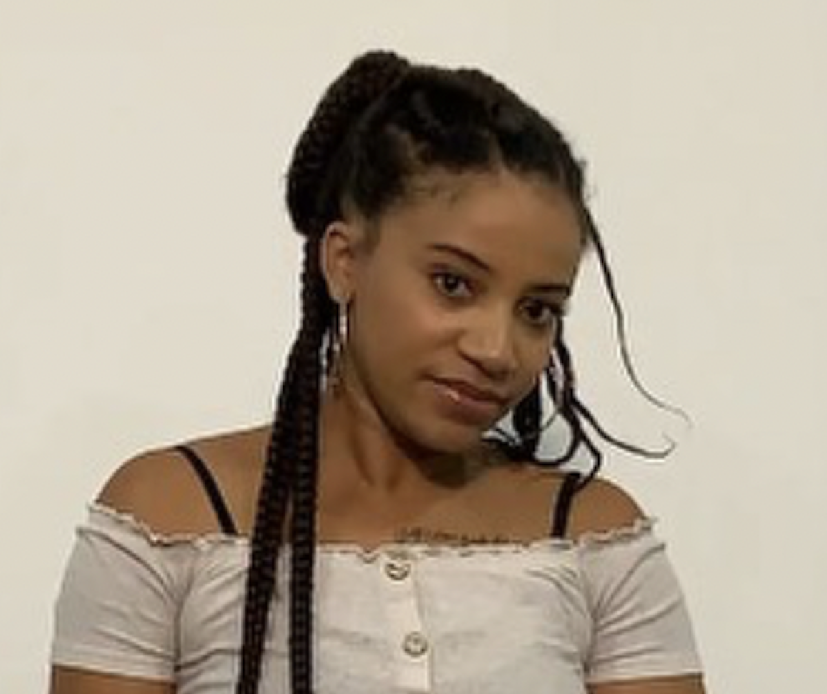 Skins Star Larissa Wilson Shares Swimsuit Photo From “Happy Place”