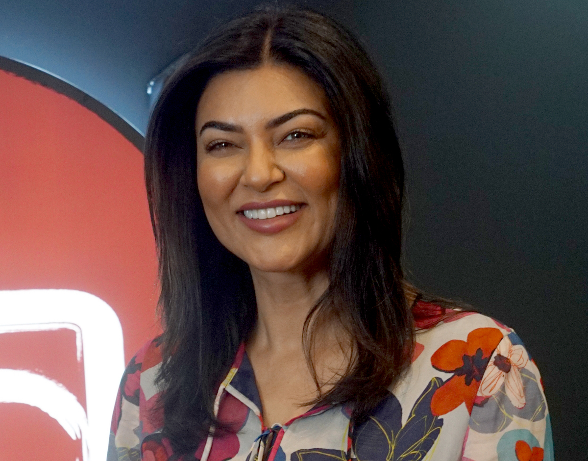 Sushmita Sen in Workout Gear Shares Back Workout — Celebwell