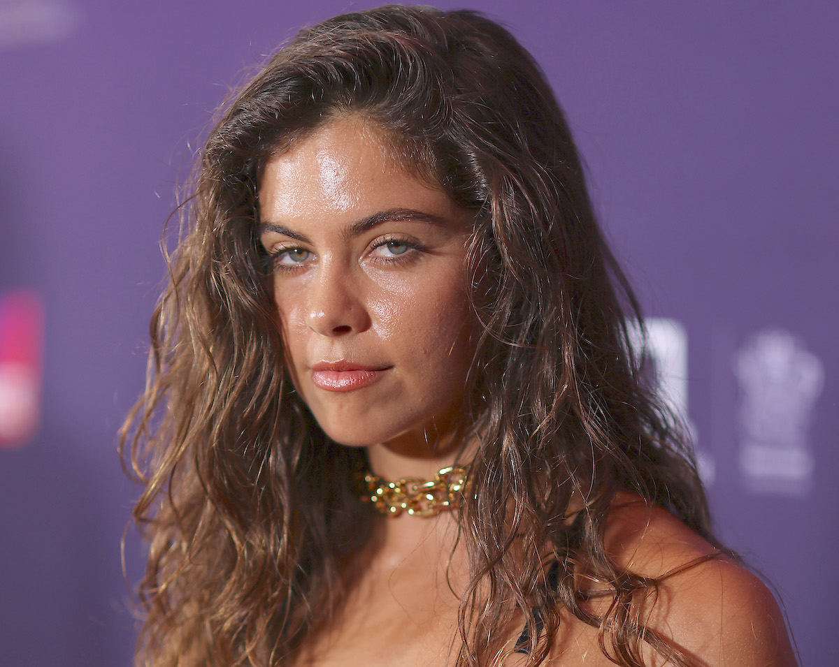 Model Mimi Elashiry In Black Shorts Does Dance Workout In the Sun ...