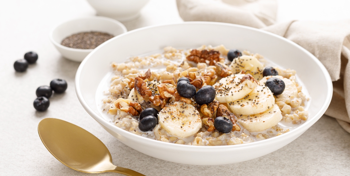 Pole Vaulter Robin Bone In Workout Gear Lifts 305 Pounds At the Gym