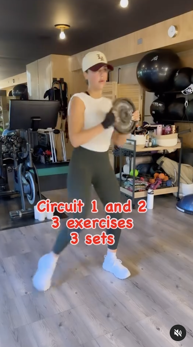 This Is How Jessica Alba Is Staying Fit in Her 40s, According to Her ...