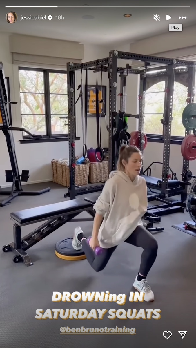 Jessica Biel in Workout Gear Does "Saturday Squats"