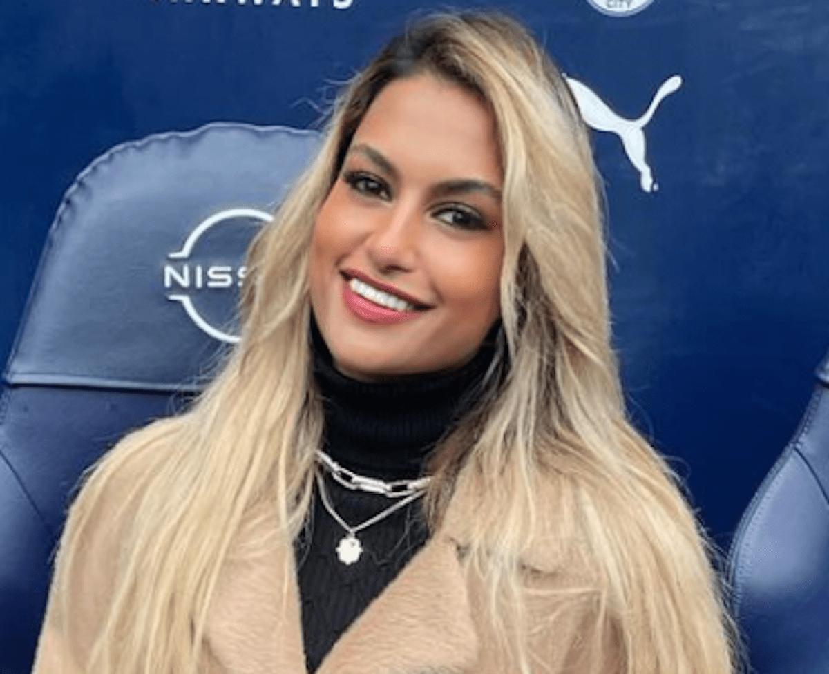 Sky Sports Reporter Melissa Reddy in Two-Piece Workout Gear is in Her ...