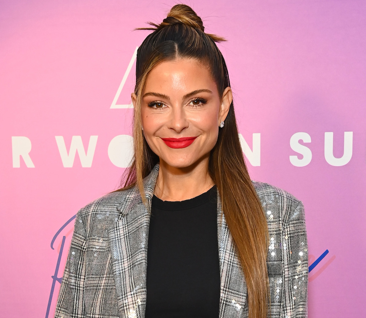 Maria Menounos in Two-Piece Workout Gear Does Pelvic Core Workout