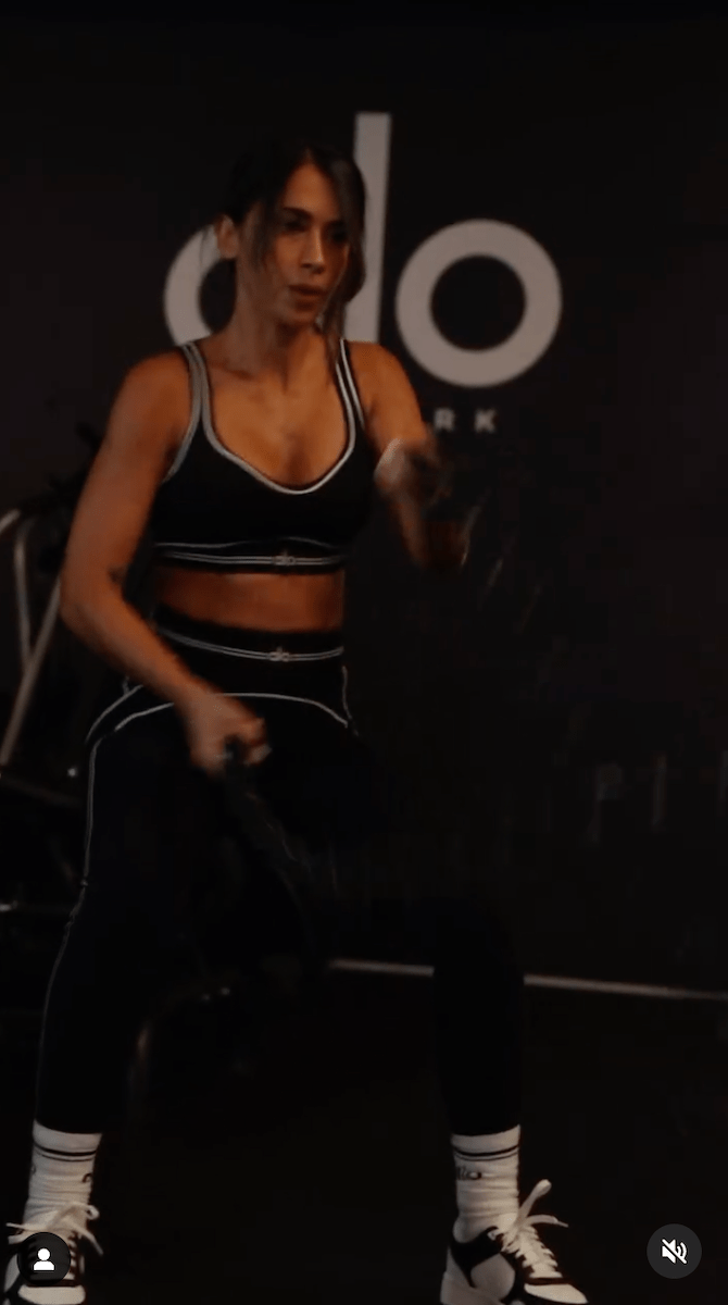 Antonela Roccuzzo in Two-Piece Workout Gear Shares Exercises — Celebwell
