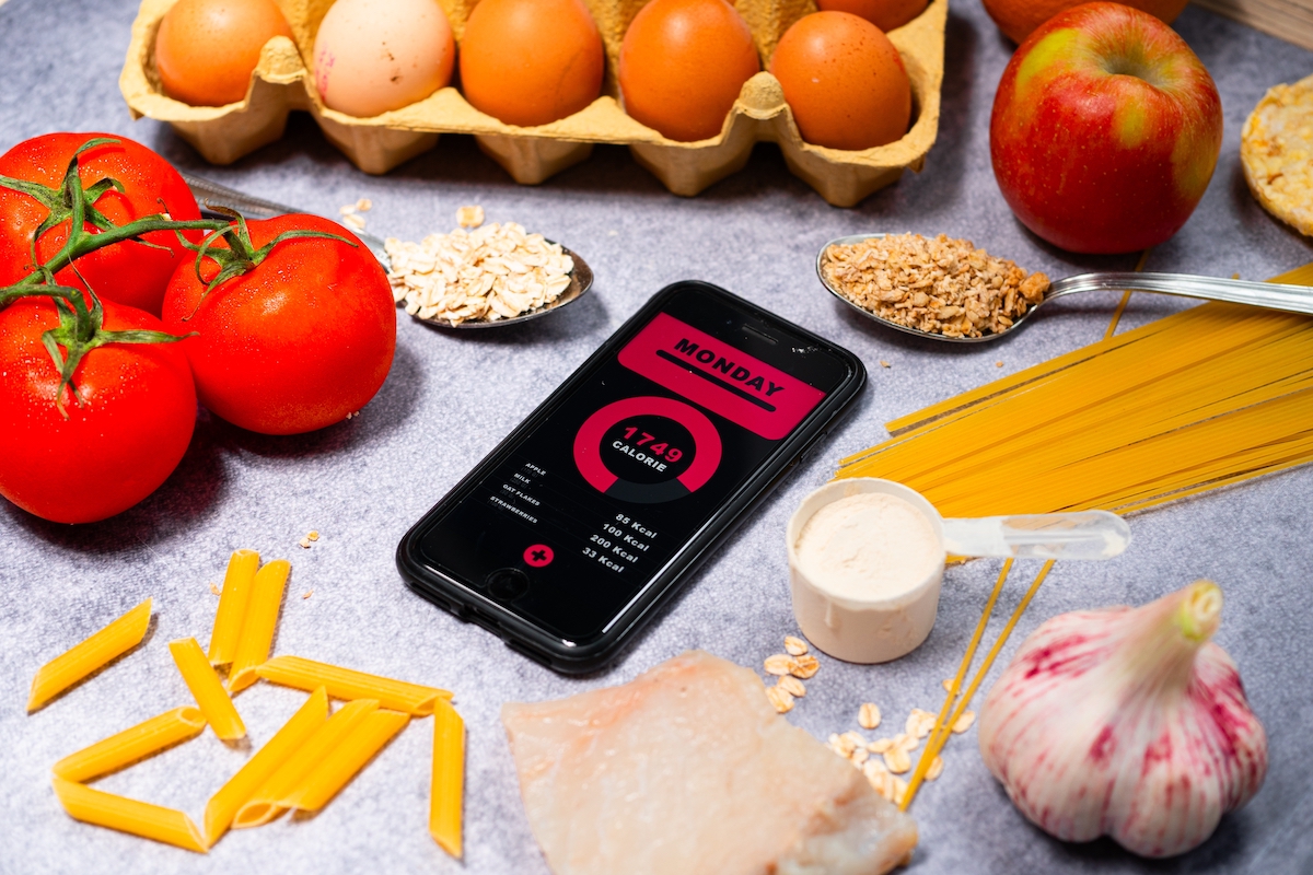 Raquel González in Two-Piece Workout Gear “Has Returned”