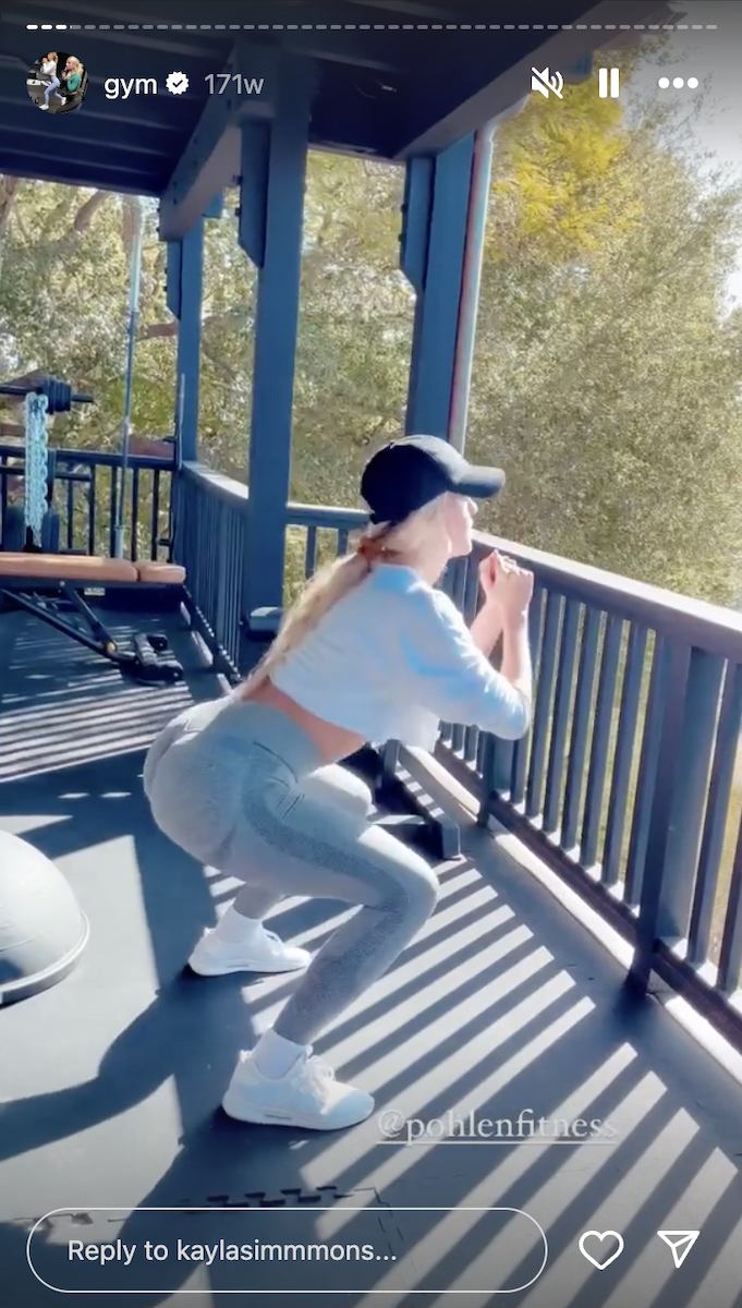 Volleyball Star Kayla Simmons In Workout Gear Shares Gym Selfie