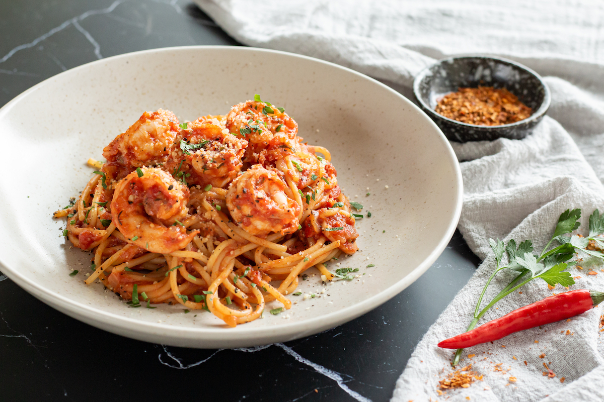 Chrishell Stause in Two-Piece Workout Gear is "Headed to Melbourne"