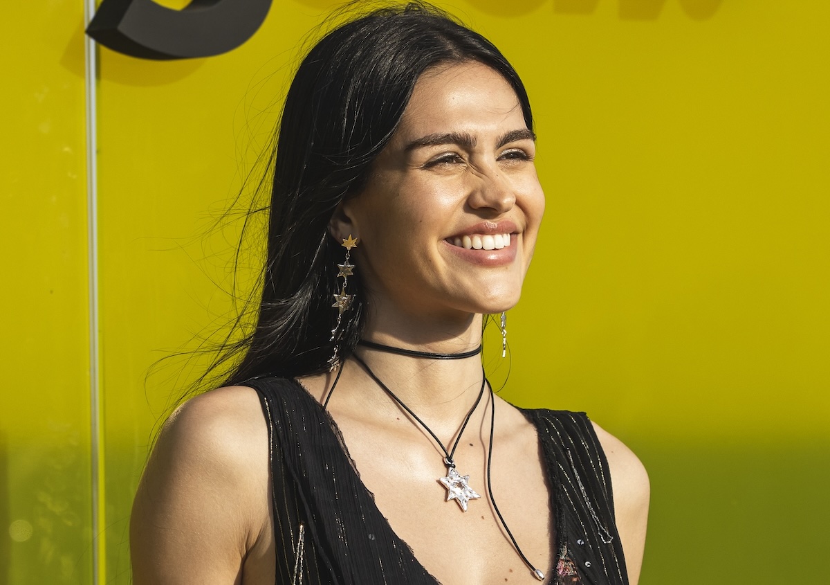 Amelia Gray Hamlin Stuns in Lake Photos and Shares Her Fitness and ...