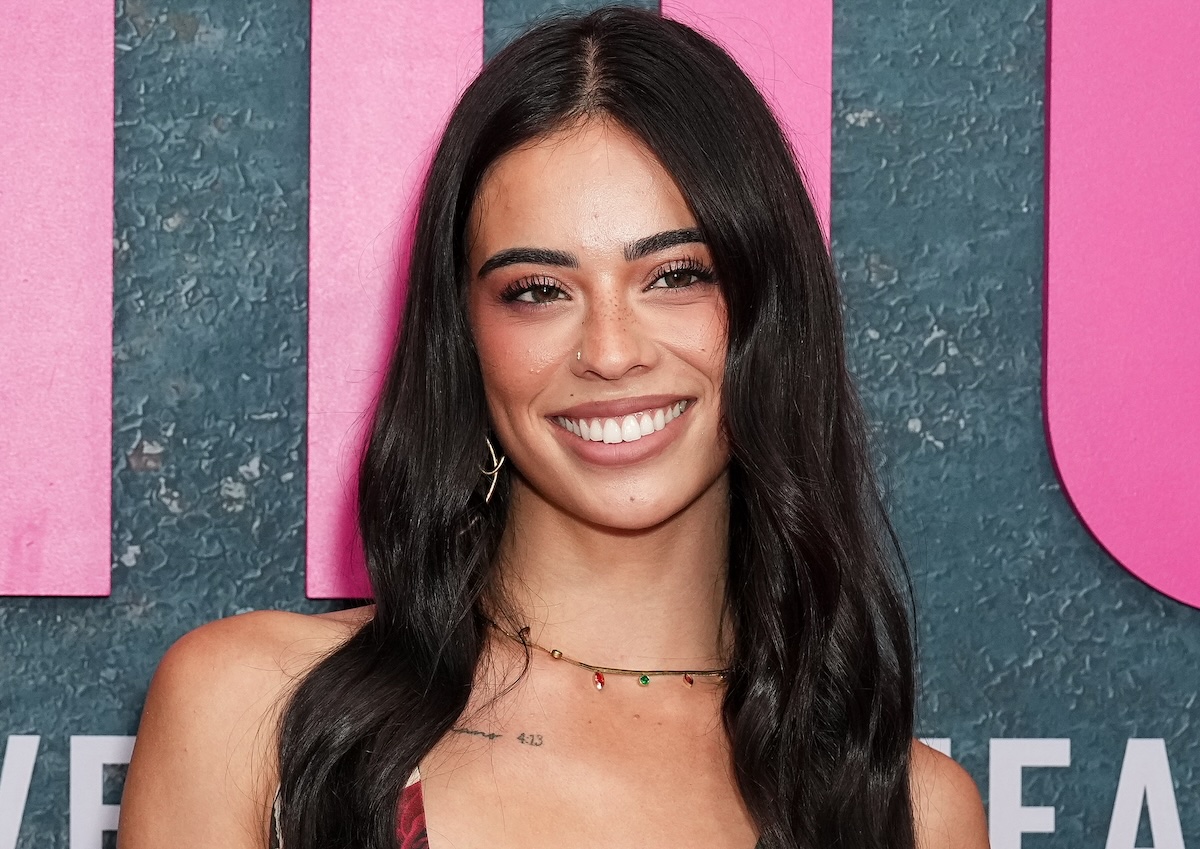 Lauren Kettering in Two-Piece Workout Gear Does "Leg Day With Bestie Caitlin Dang" — Celebwell