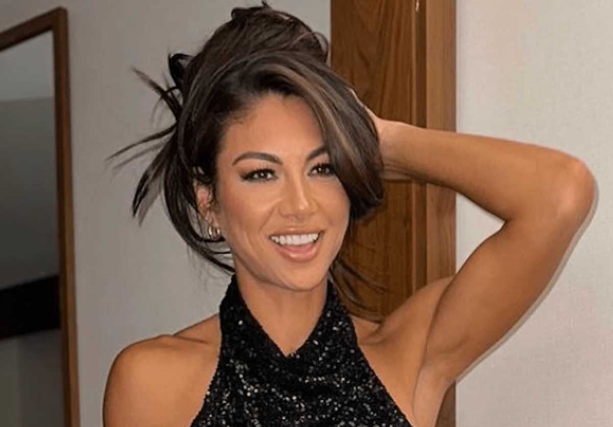 IFBB Competitor Janet Layug in Two-Piece Workout Gear Says "Easy On ...