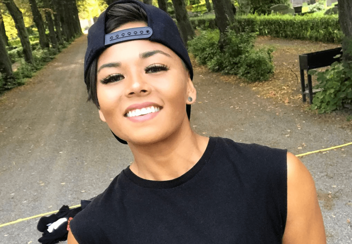 Fitness Model Sophie Arvebrink in Two-Piece Workout Gear Says Hi From ...