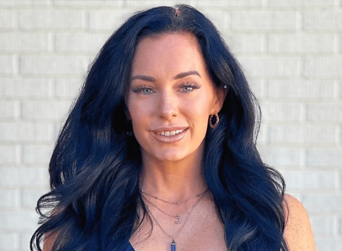 Influencer Emily Hayden in Two-Piece Workout Gear Says "See You in ...