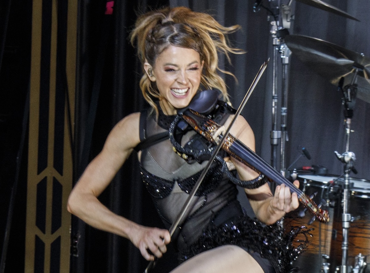 Violinist Lindsey Stirling Lindsey Stirling in Two-Piece Workout Gear ...